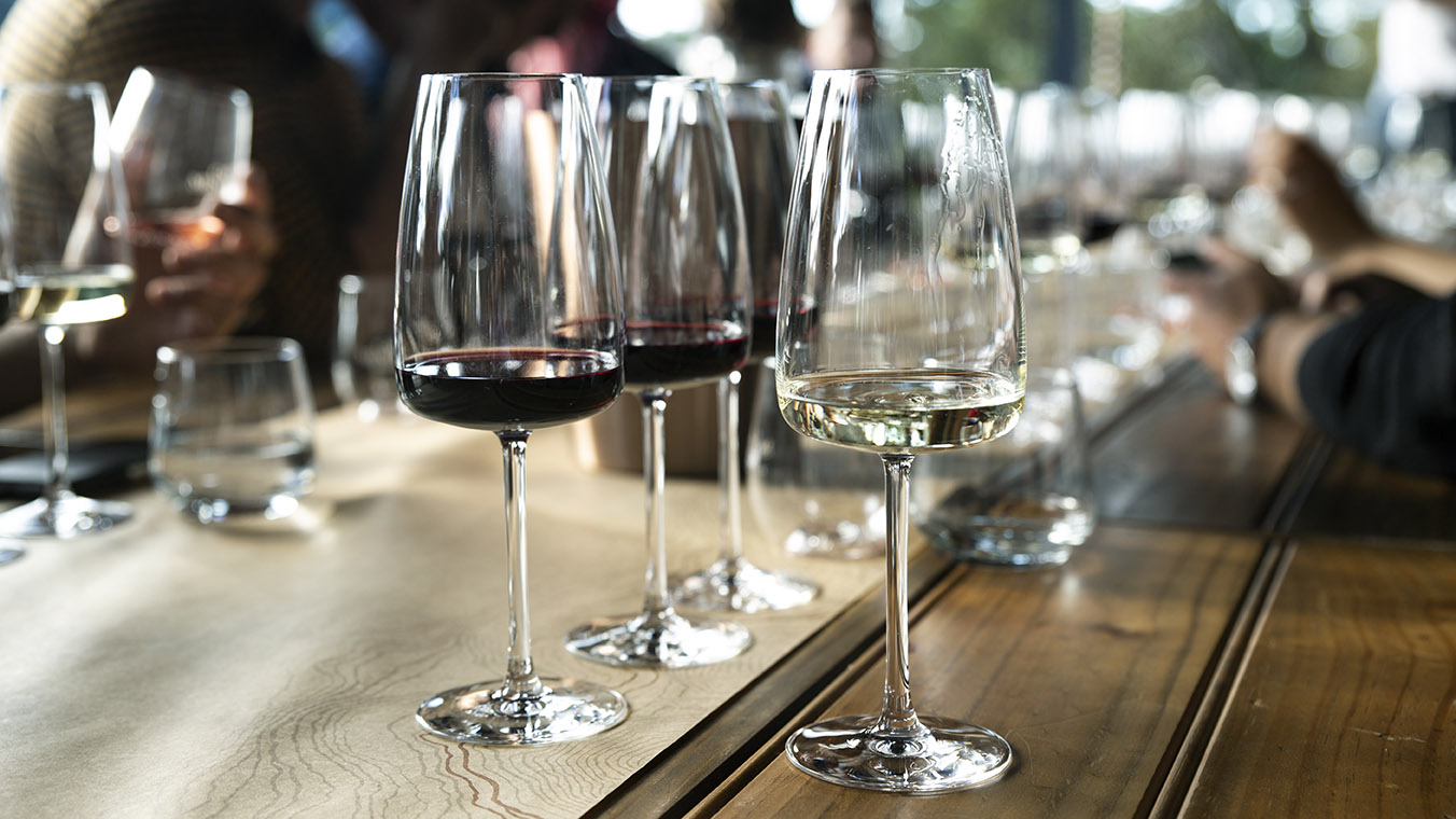 Testing and Evaluating a Wine - Andrew Corrigan - Master of Wine